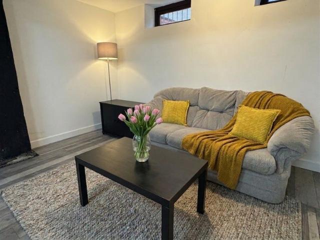 Beautiful one bedroom apartment with bill included