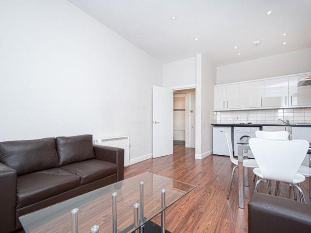 Beautiful one bedroom flat in South Hampstead