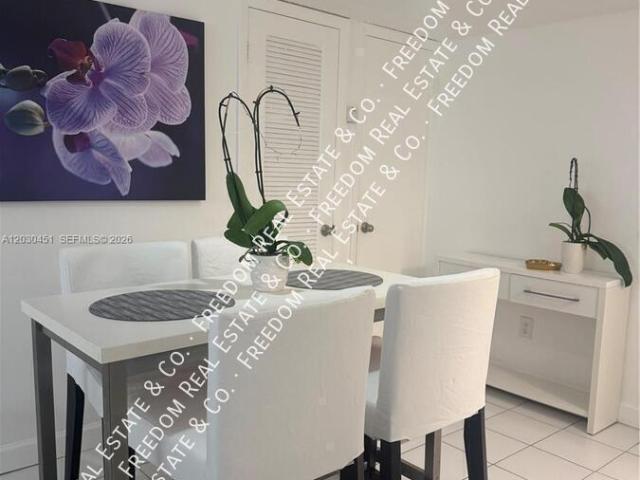 Beautiful One Bedroom, One Bathroom Beachside Condo: Steps From The Ocean, Fully Furnished & Bright Open Layout