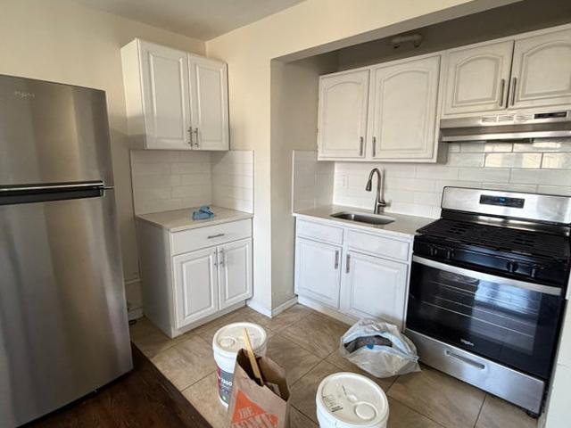 Beautiful One Bedroom Now Available In East Orange