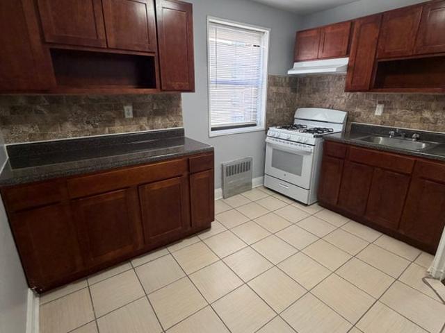 Beautiful One Bedroom Now Available In East Orange
