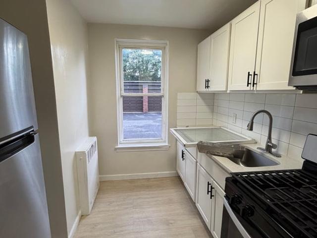 Beautiful One Bedroom Now Available In East Orange