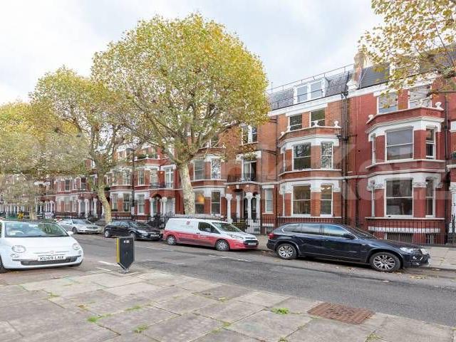 Beautiful one bedroom property set on residential street