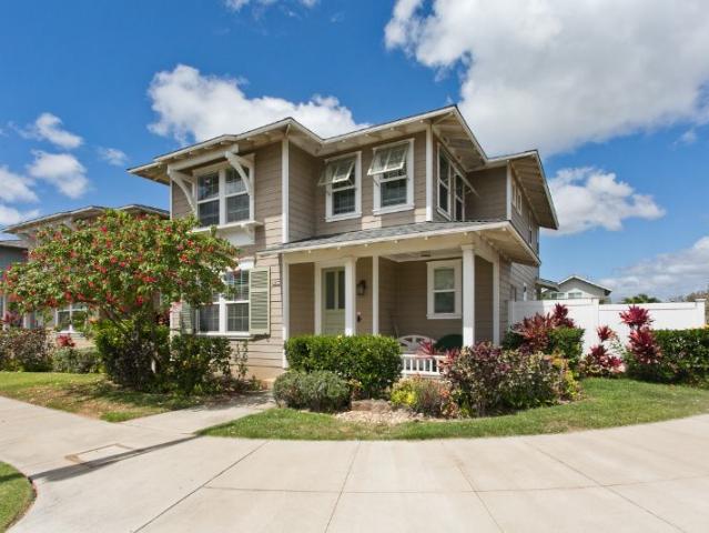 Beautiful one BR with ocean views in a house at l