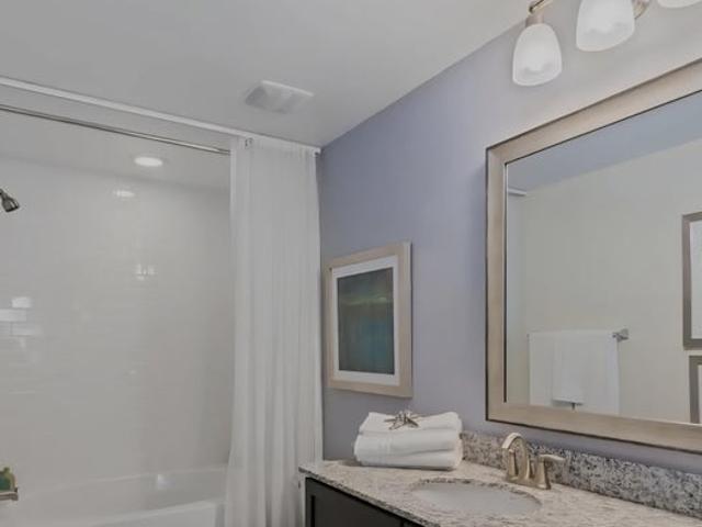 Beautiful lakeside view in the heart of Doral
