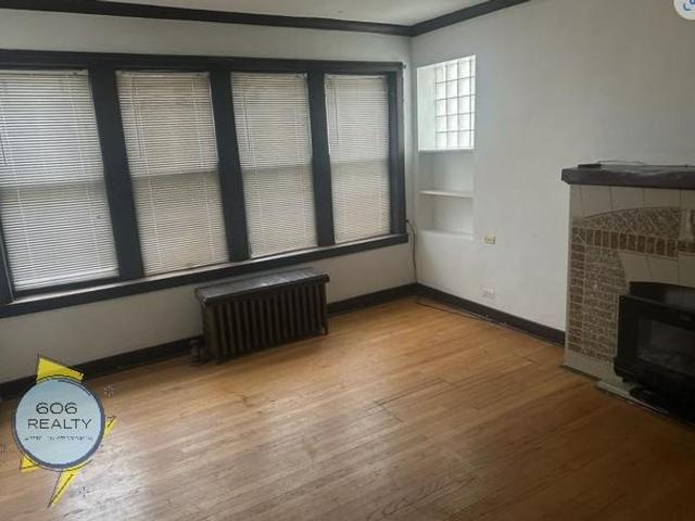 Beautiful Large Berwyn Apts on Wesley! 1 Bedroom Apartment for Rent at 1943 Wesley Ave, Berwyn, IL 60402