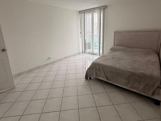 Beautiful Large Room Across from the Beach