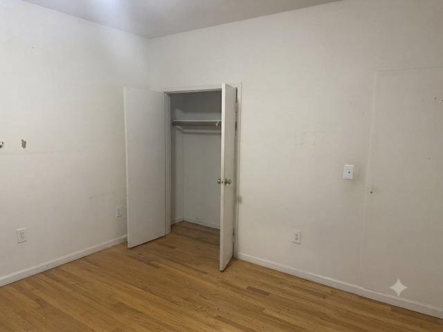 Beautiful Large room for rent working person only