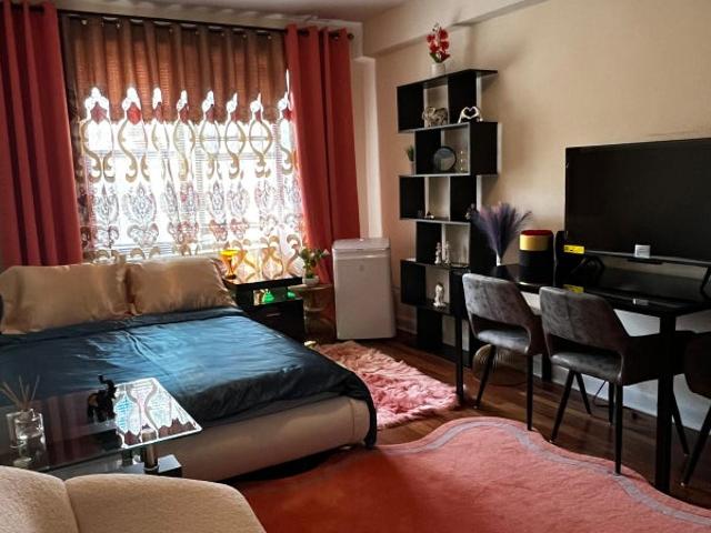 Beautiful Large Room in the Best of Rego Park