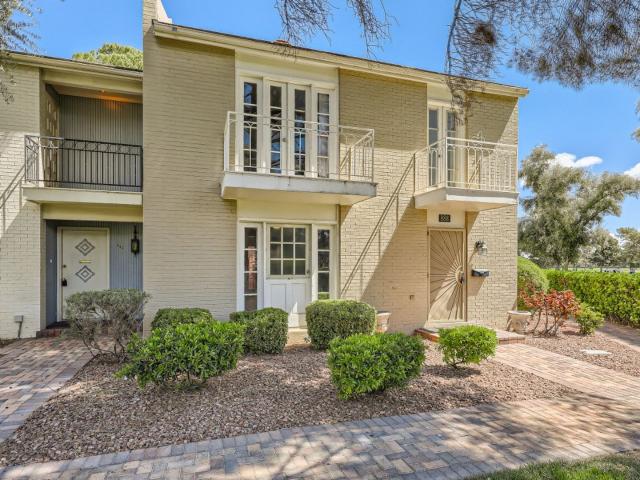 Beautiful Las Vegas Country Club townhome