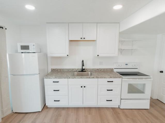 Beautiful Like New Studio Basement Apartment
