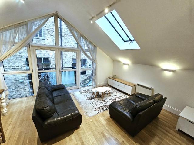 Beautiful Luxurious 2 bed Mews House!