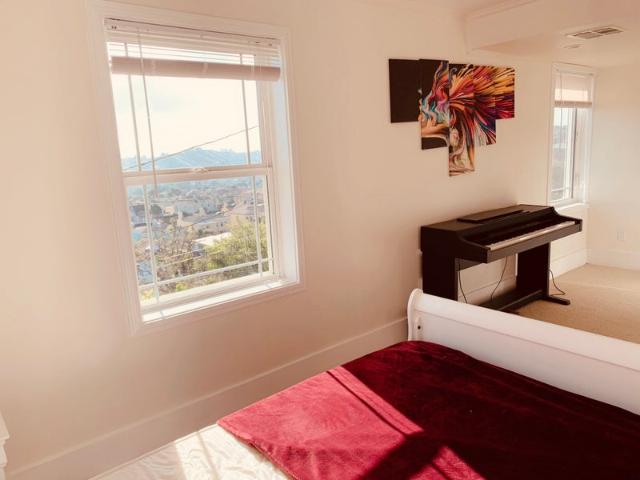 Beautiful Mountain View & High End Finishes Quie