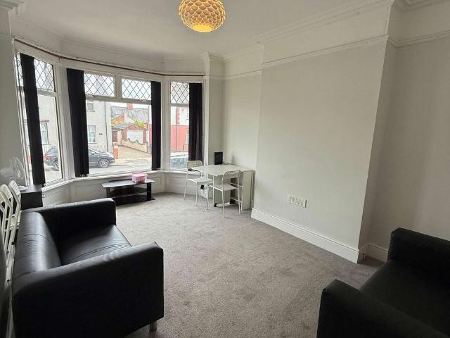Beautiful Modern Houseshare Room 1