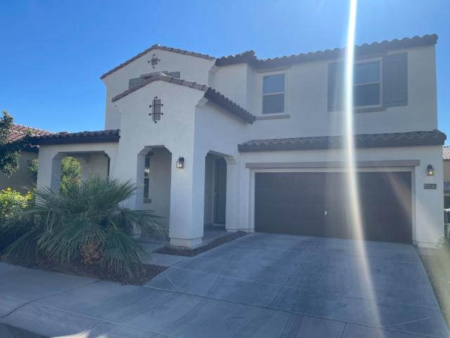 Beautiful, modern, spacious home in Buckeye! Walki