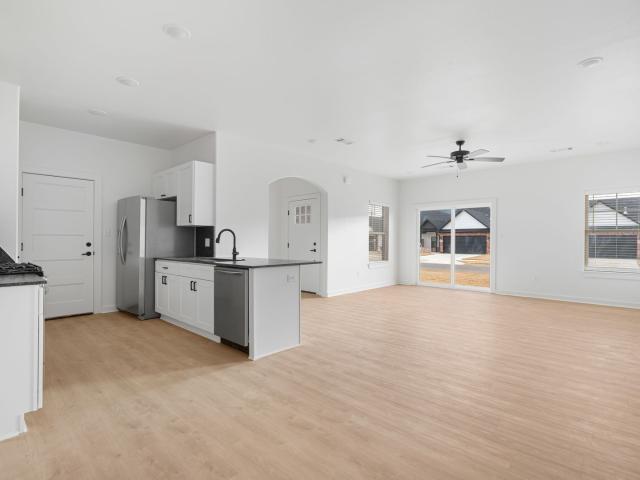 Beautiful New Abbington Subdivision! $1000 MOVE IN SPECIAL Schedule a Showing Here at Our Model Unit!