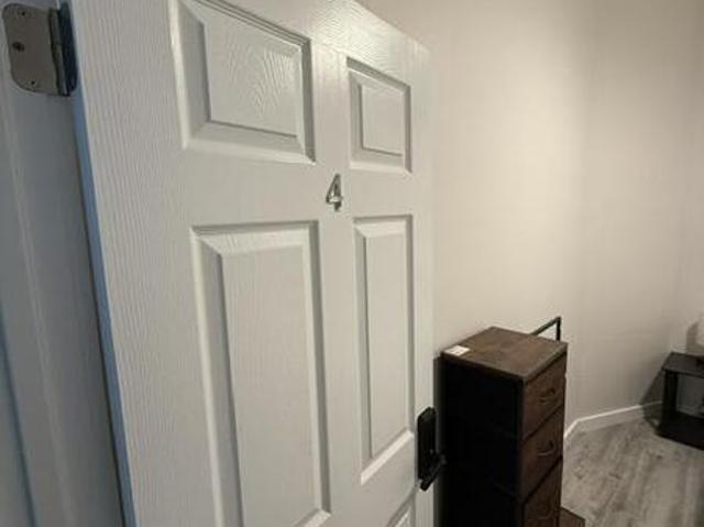 Beautiful New Clearwater House With An Amazing Kitchen! Free WiFi and Free Laundry!