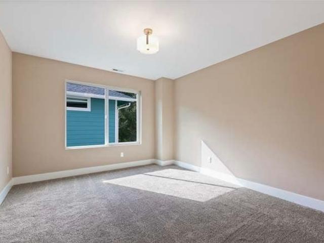 Beautiful new home in 98516