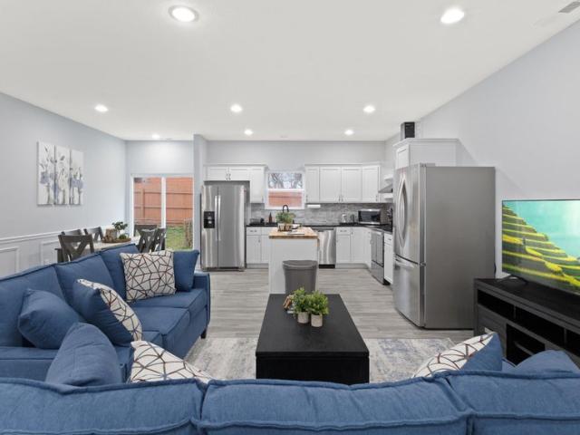 Beautiful new home in Lawrence ⭐ Professionally cl