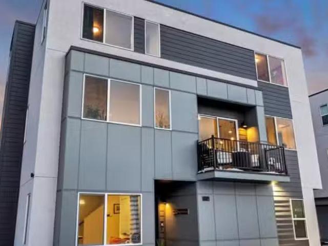 Beautiful New Townhome near downtown! 359 N St #13