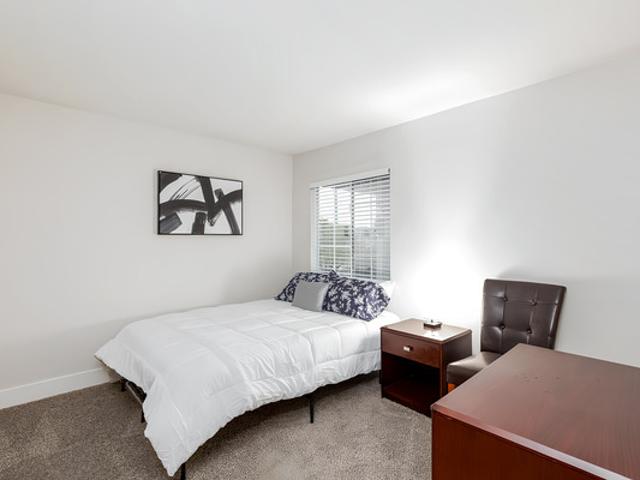 Beautiful & newly renovated North Las Vegas House with Dining area