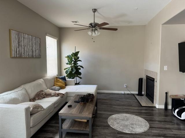 Beautiful Newly Renovated Home in a Quiet Neighbor