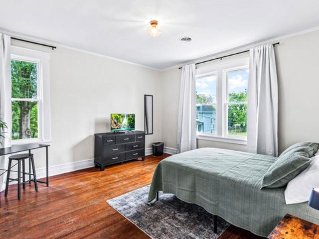 Beautiful, Newly Renovated Home in Northside Highland Park Near Bus Lines and VCU Comfortable Furnished Rooms, Utilities & WiFi Included
