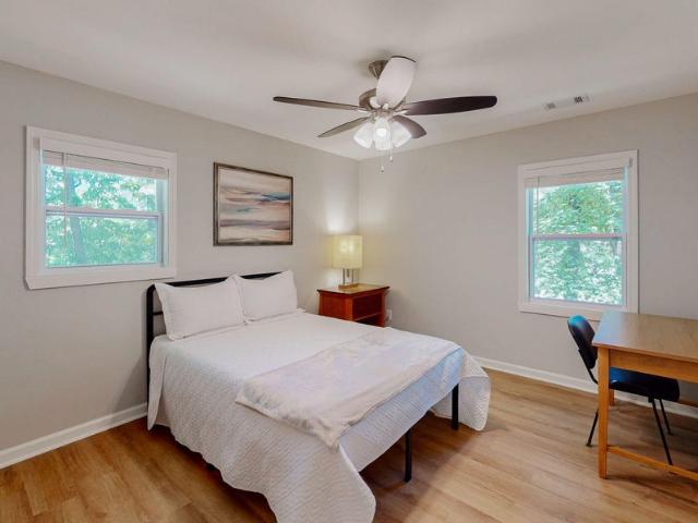 Beautiful Newly Renovated Home Quiet Neighborhood