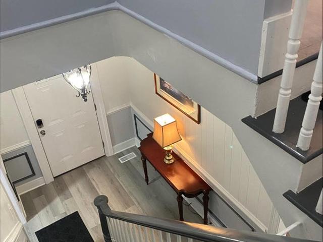 Beautiful & newlyrenovated Petersburg House with B