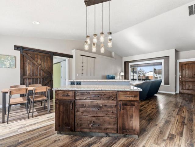 Beautiful south Boise home with quick access to th