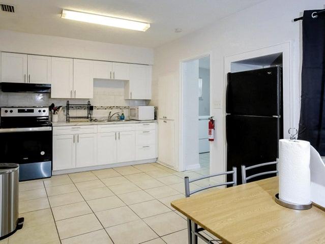 Beautiful Southeast Seminole Heights! CENTER OF