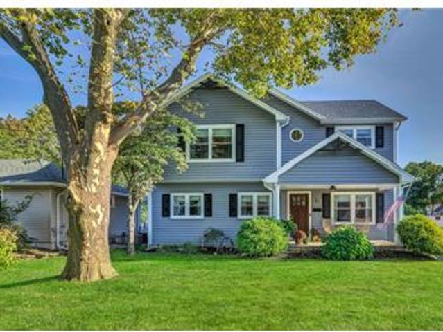 Beautiful single family 3 beds 2 baths