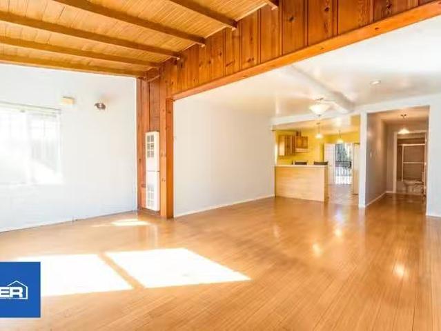 Beautiful Single Family Home in South Gate! 2435 Iowa Avenue