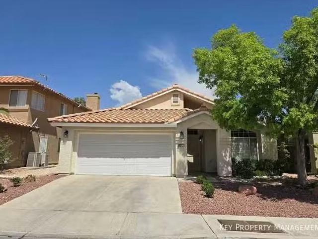 Beautiful single story home located in the highly desirable Pe.