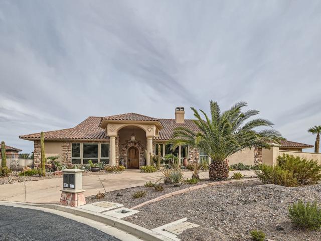 Beautiful single story Lake Las Vegas home with pool
