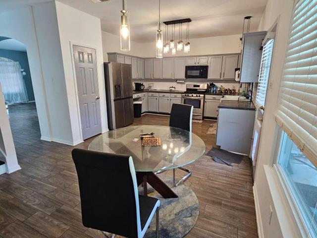 Beautiful & spacious Cypress House with Private Po