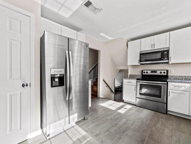 Beautiful & spacious Richmond House with Dining ar