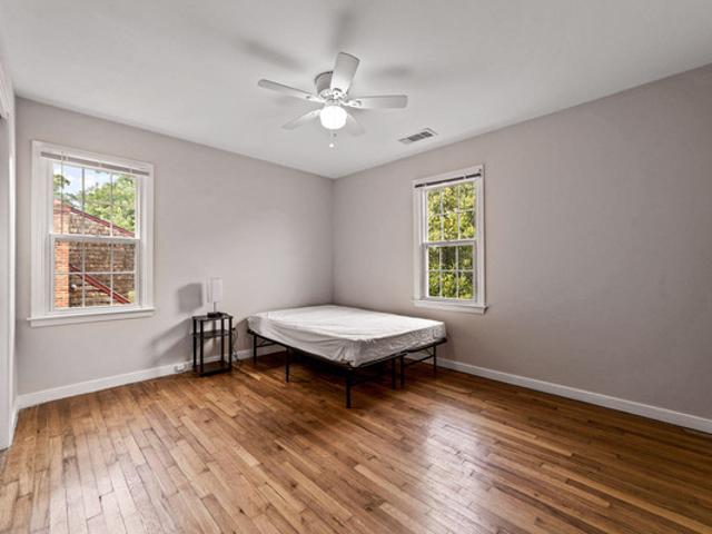 Beautiful & spacious Richmond House with Dining area