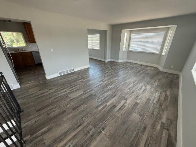 Beautiful splint entry West Jordan home ready for move in!