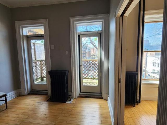 Beautiful studio and 1 bedroom apartment steps from Washington Park, Lark Street, and Albany Med. 1 Bedroom Apartment for Rent at 572 Madison Ave, Albany, NY 12208 Park South