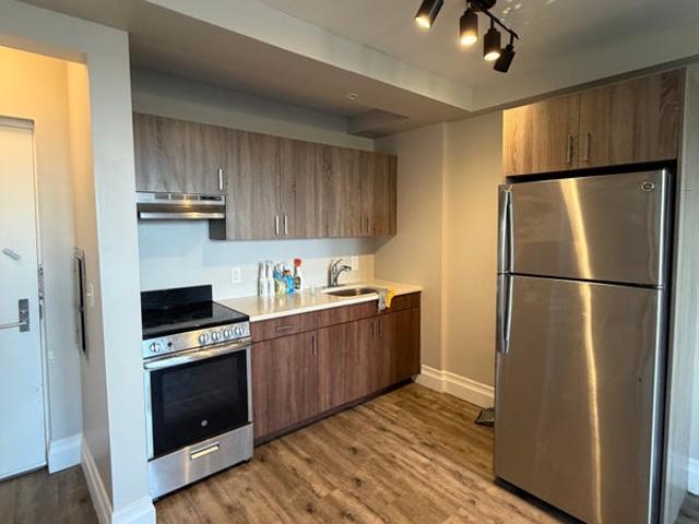 Beautiful STUDIO Apartment Now Available In East O