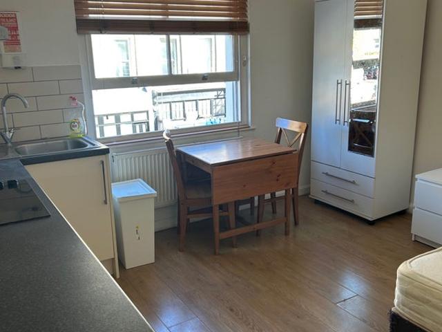 Beautiful studio flat for rent