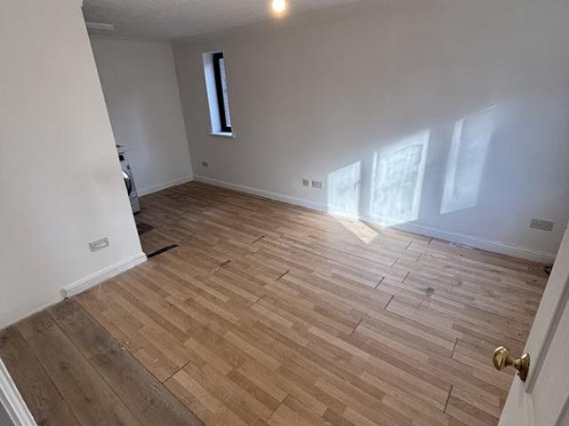 Beautiful Studio Flat to Rent in Colindale