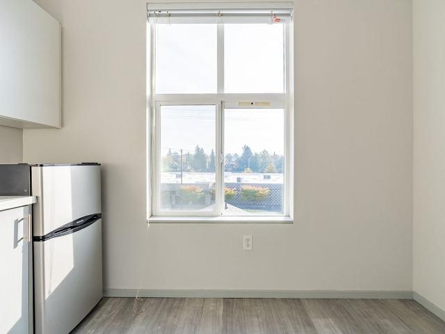 Beautiful Studios in Convenient Location Studio Apartment for Rent at 1521 Ne 41st Ave, Portland, OR 97232 Hollywood