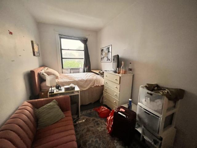 beautiful sun filled bedroom in heart of astoria