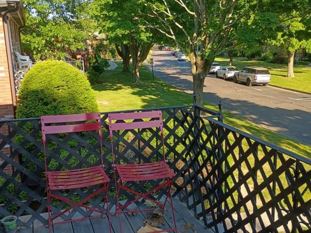 Beautiful, Sunny room for rent in great location