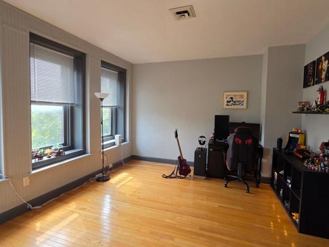 Beautiful Sunny Room in the Heart of Fells Point