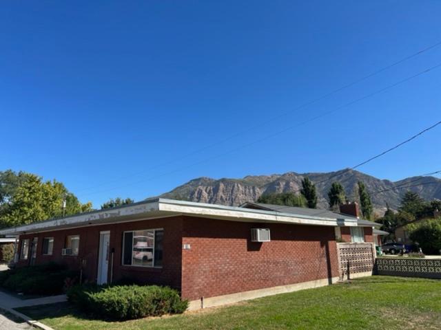 Beautiful patio townhouse for rent with carport, single level living