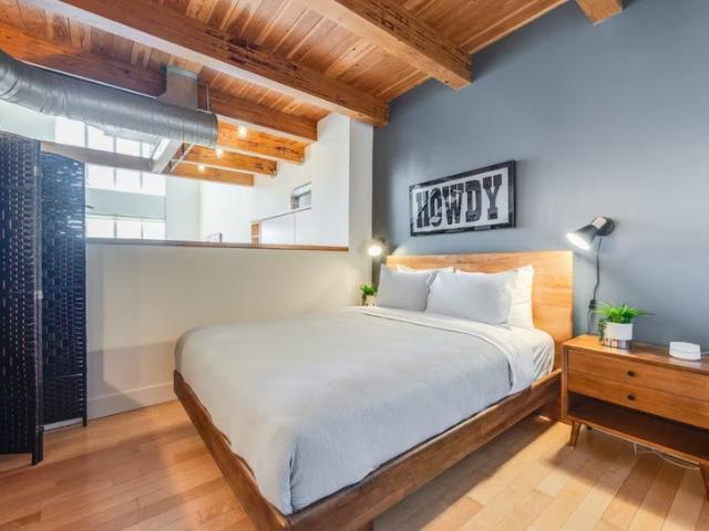 Beautiful Private Room All Utilities