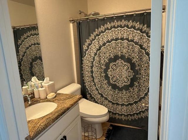 Beautiful Private Room & Bathroom for Rent